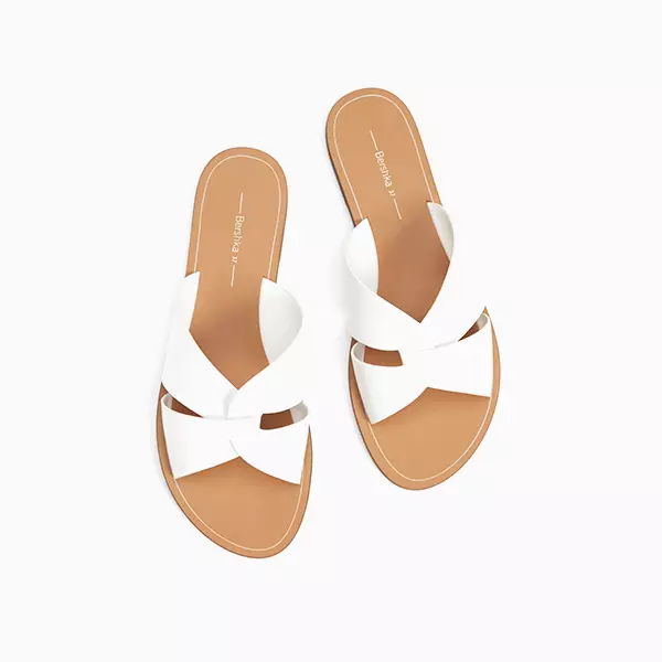 Sandal bershka.