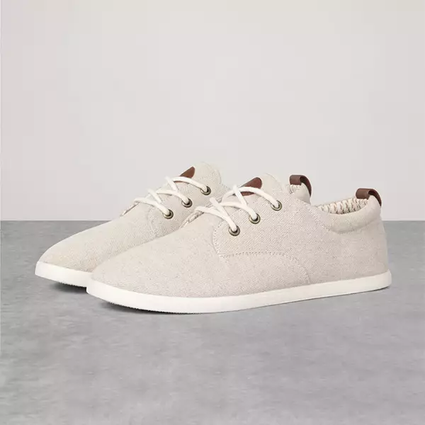 Bershka ထည် sneaker