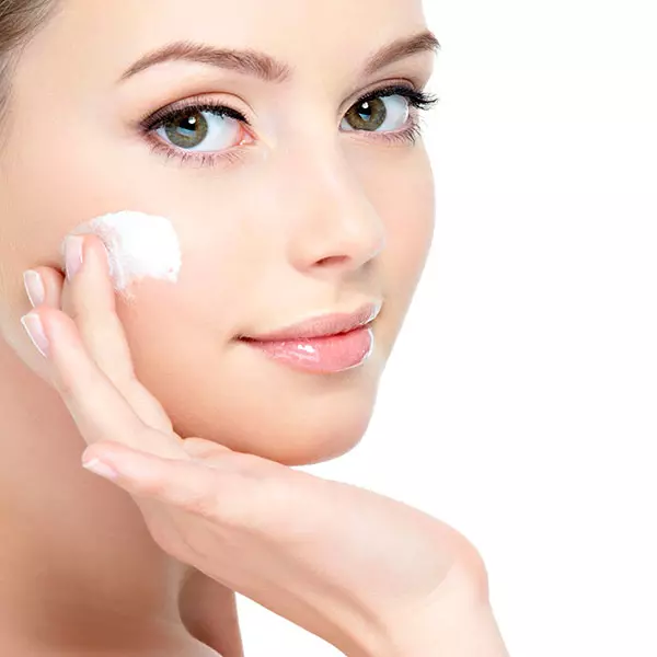 Crema facial de nutrició a la llar