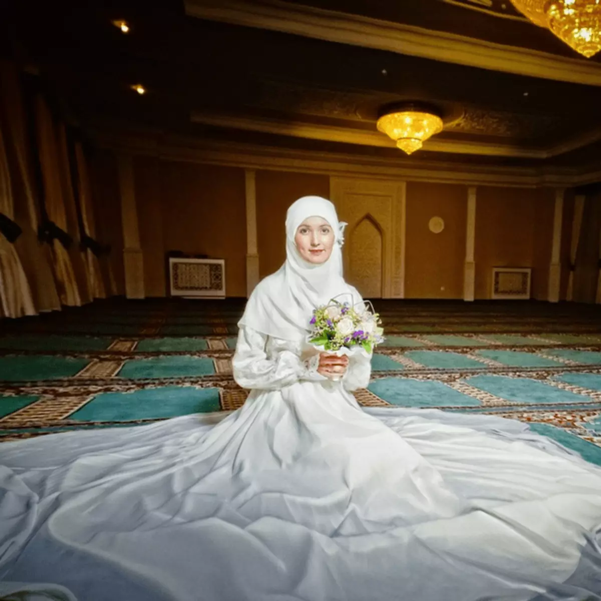 Stock Foto Bûka Misilman a bedew li Hijab Dress li Wedding