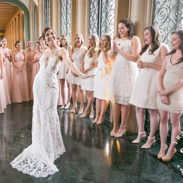 Wedding dress və bridesmaids