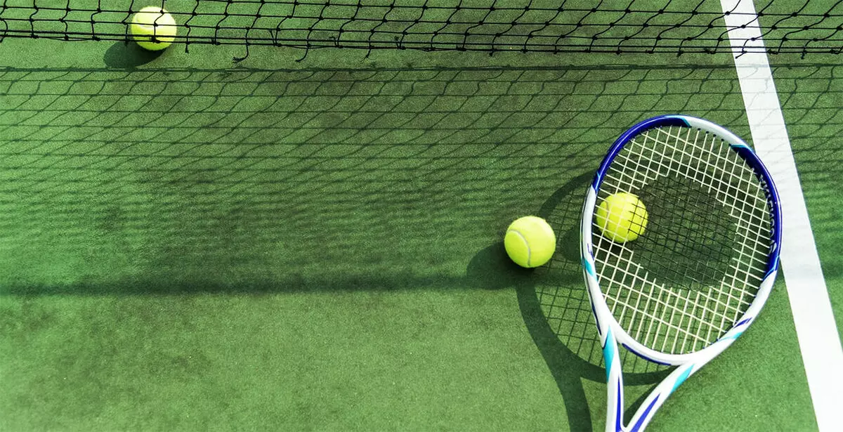 IMidlalo ye-Elite: Kutheni abantwana benika i-tennis enkulu?