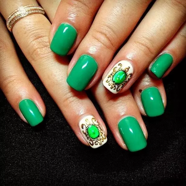 Green manicure yemuchato