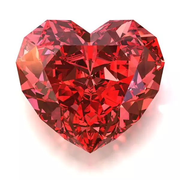 Ruby ni irisi ọkan bi aami ti ọdun 40th ti igbeyawo