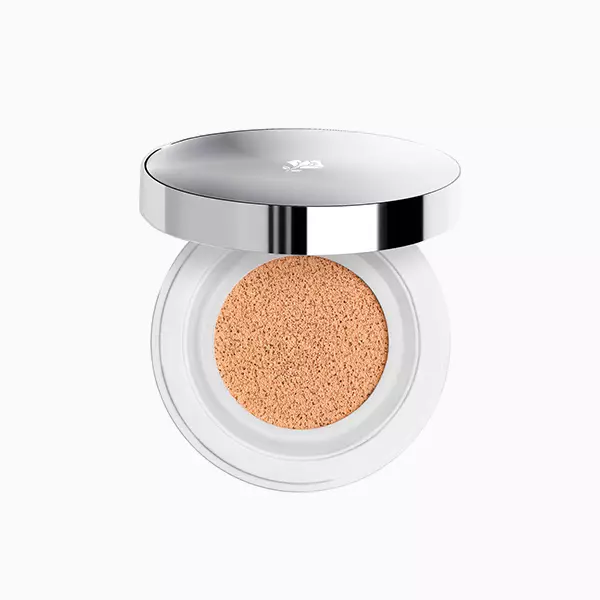 Tonal moemeli ka cushion ea Mohlolo cushion Lancome