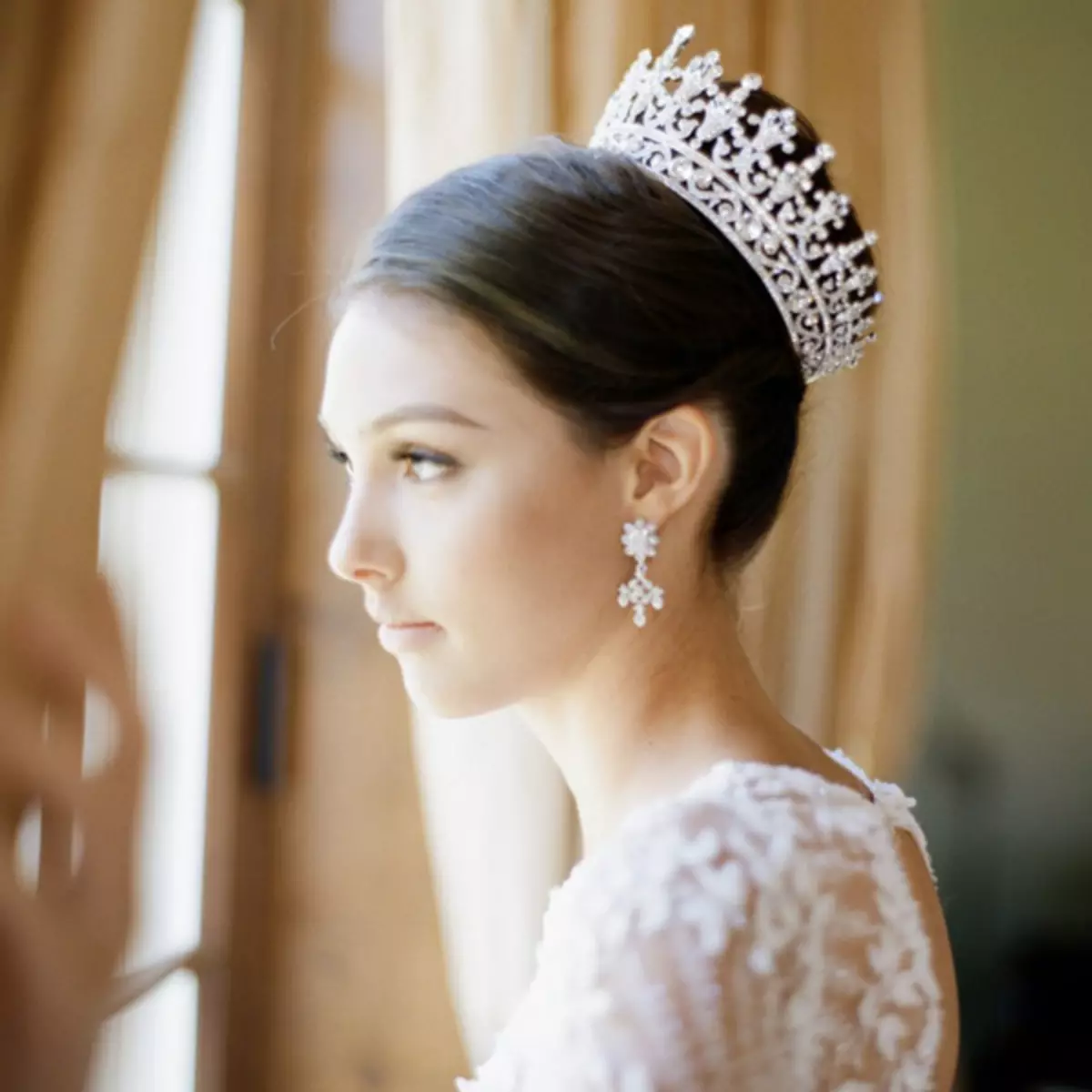 Mariée dans la couronne au mariage