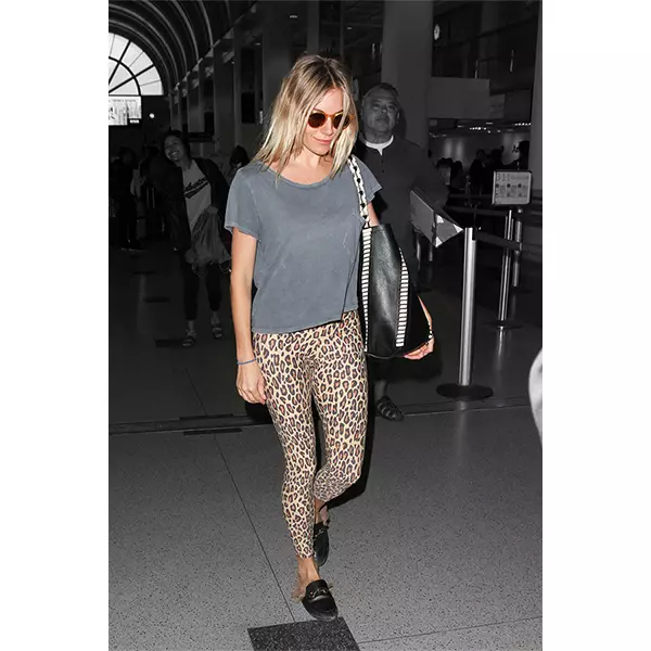 Sienna Miller fl-ajruport