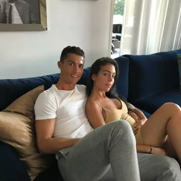 Quelle est sa femme Ronaldo