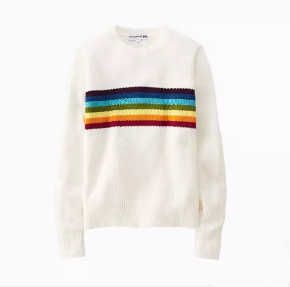 Sweater Uniqlo pẹlu atẹjade kan