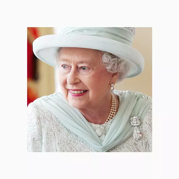 Plej ŝatataj broĉoj de la brita reĝino Elizabeth II