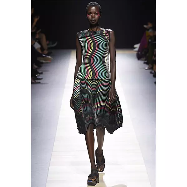 O le assey miyake, Spring-Warth 2016