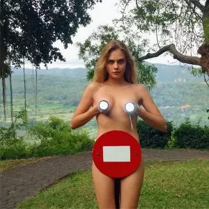 كارا Maliain #Freethenipple.