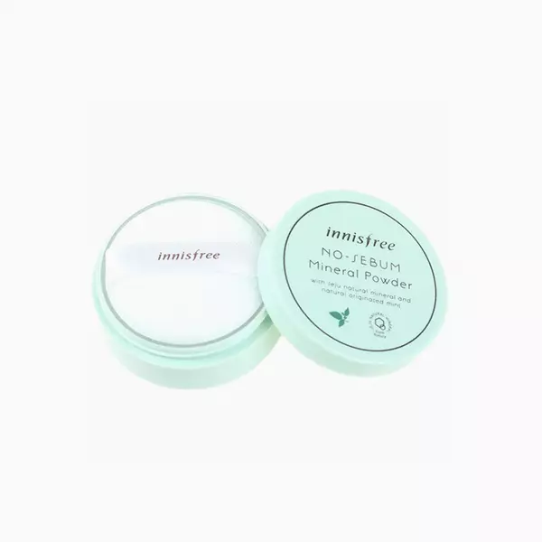 Innisfree y'agaciro powder