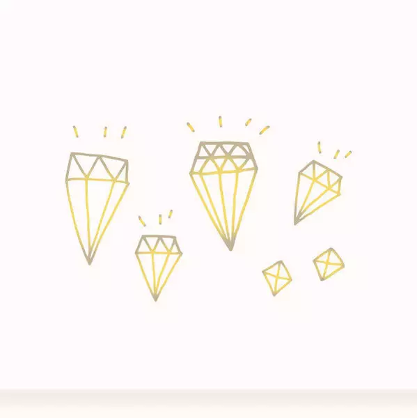 Wucin gadi Tattoo Diamonds daga Tattly ($ 6)